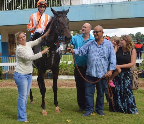 Comanche Brave All The Way | Racing at Borrowdale Park in Harare – Zimbabwe